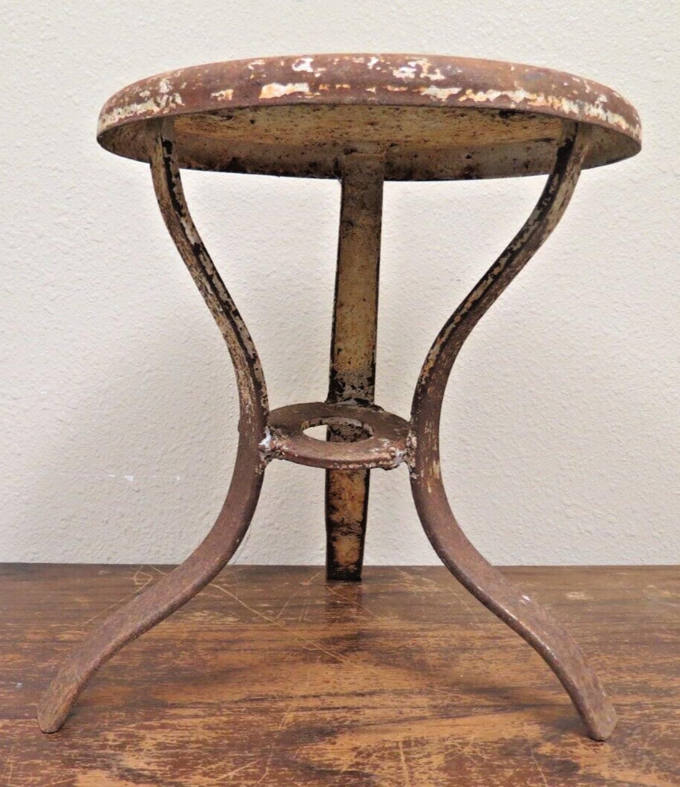 Vintage Metal 3 Legged Dairy Farm Milking Stool - Antique Farmhouse ...