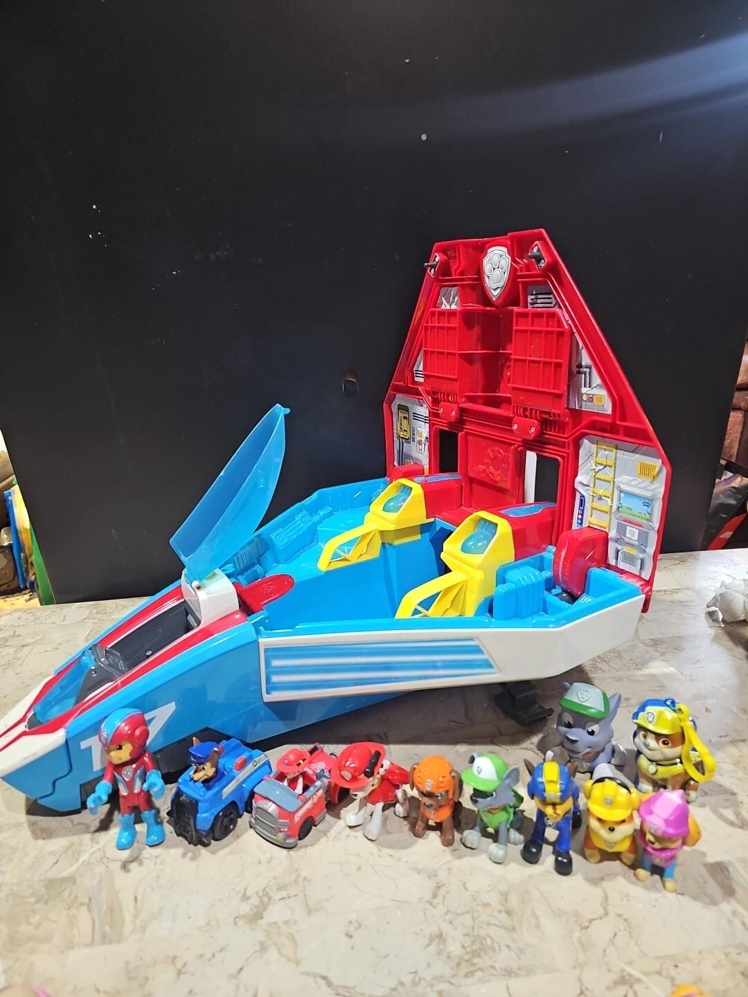 Paw Patrol Bundle 2-in-1 Transforming Mighty Pups Jet W/sound Figures ...