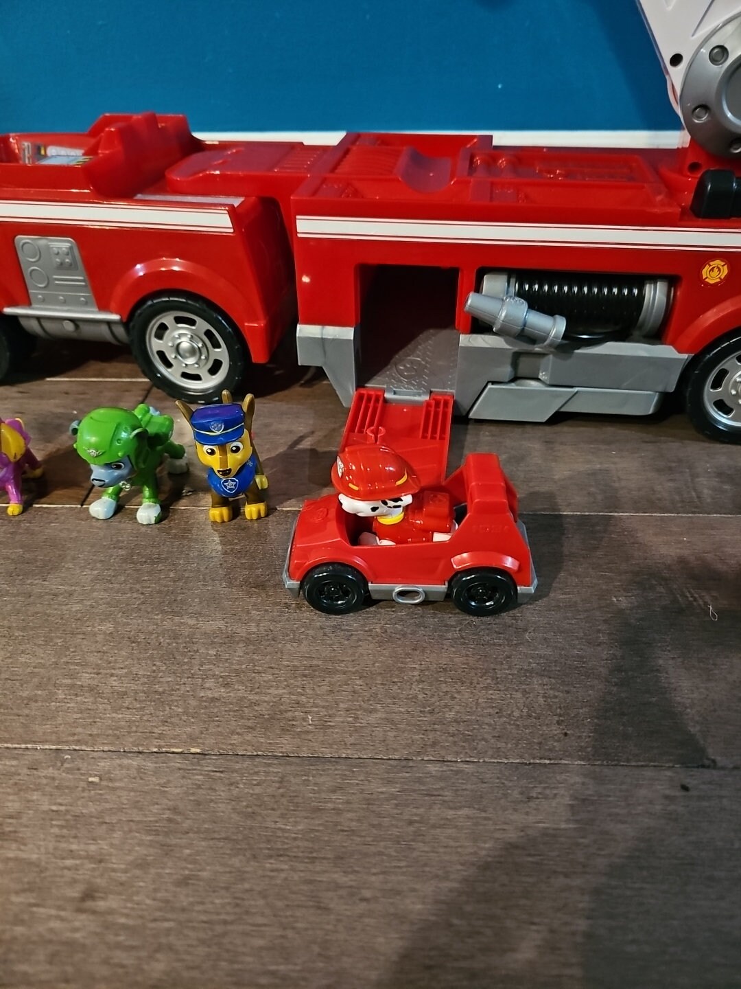 Paw Patrol Marshall Fire Truck Ultimate Rescue Big Truck With Pups ...
