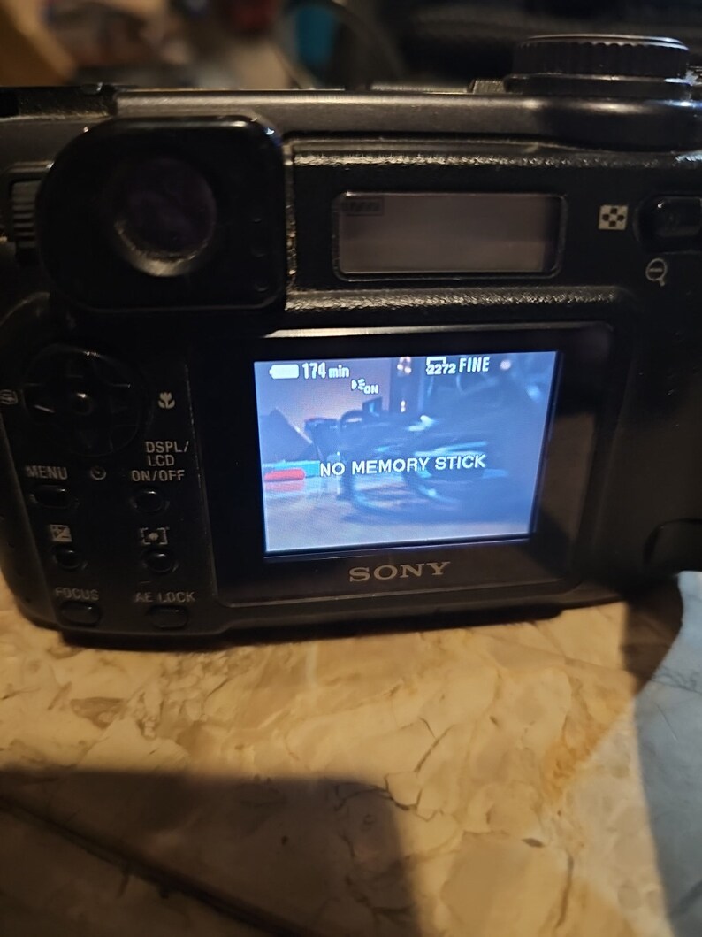 Sony Cybershot DSC-S85 4.1MP Digital Camera 3x Optical Zoom W/ Cable ...