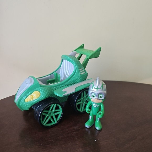 PJ Masks Power Racer Gekko-mobile Vehicle Gekko Figure Just Play Frog ...