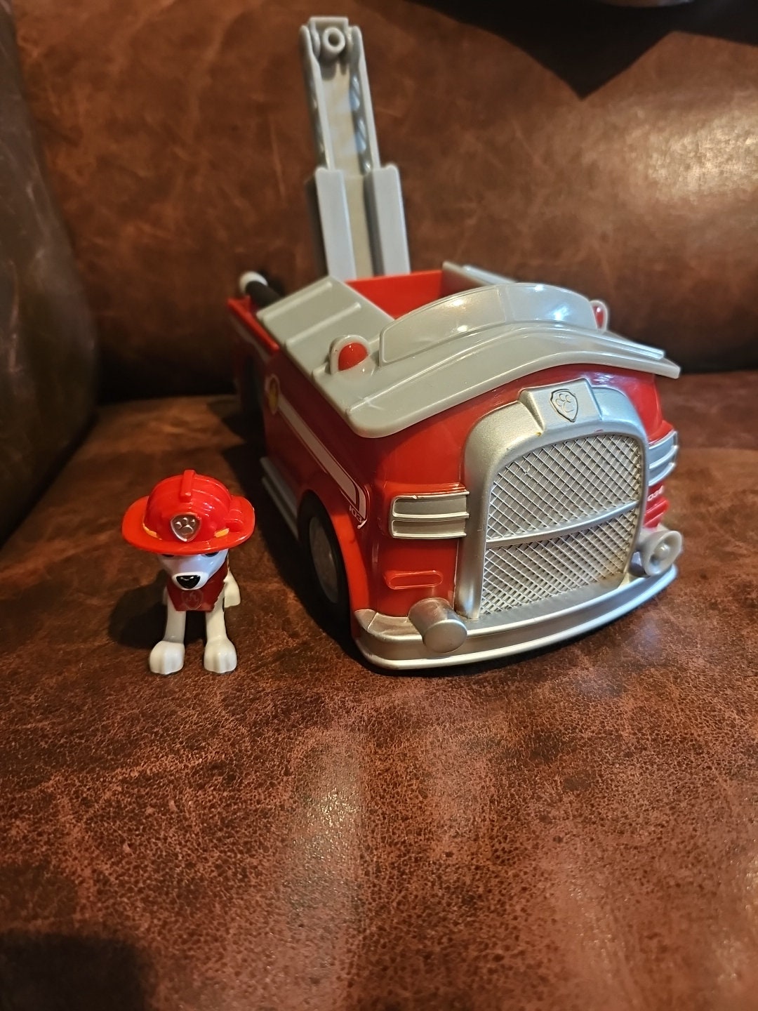 Paw Patrol on A Roll Deluxe Transform Marshall Fire Truck Spin Master ...