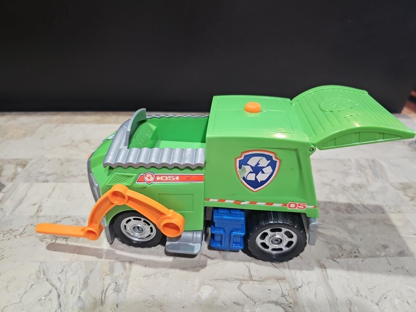 PAW PATROL Rocky Vehicle Recycling Garbage Truck Lights & Sound Green ...
