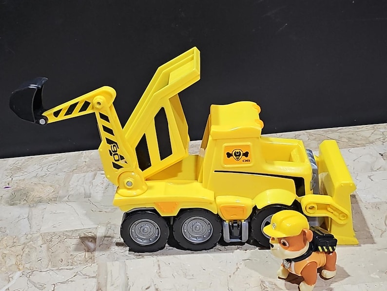 Paw Patrol Rubble Ultimate Rescue Bulldozer W/ Moving Scoop and Lift-up ...