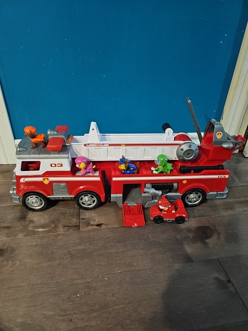 Paw Patrol Marshall Fire Truck Ultimate Rescue Big Truck With Pups ...