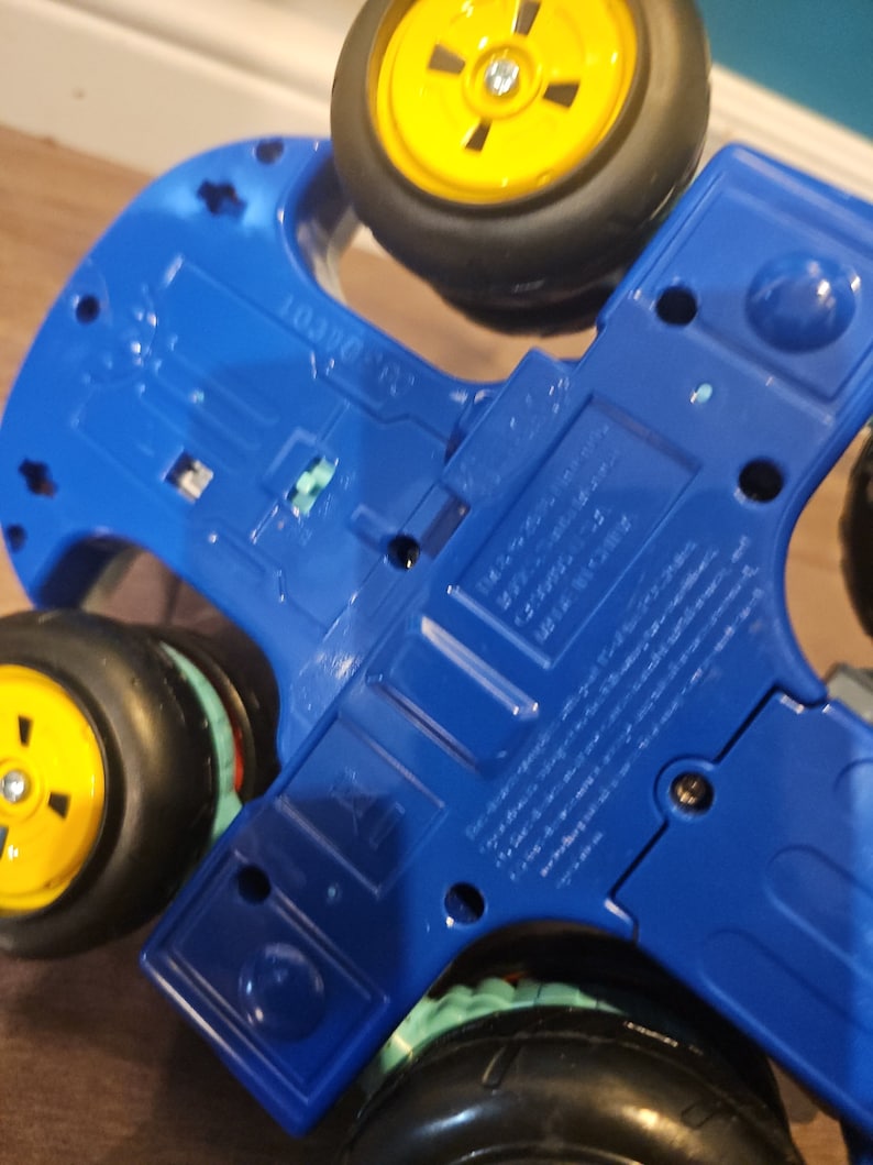 Jakks Pacific 2020 Super Mario Kart 8 Hover RC Kart, No Remote 02497RX ...