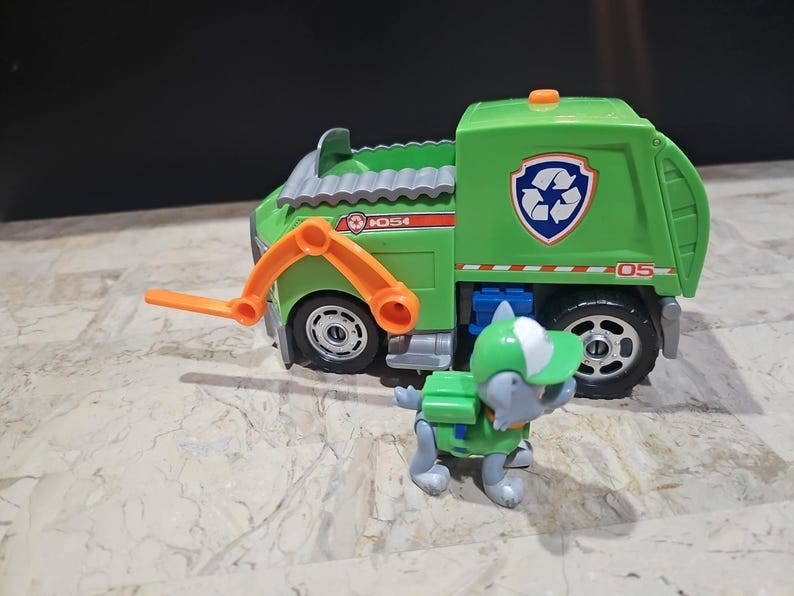 Paw Patrol Vehicle Rocky Recycle Green Truck and Dog Figure With Sounds ...