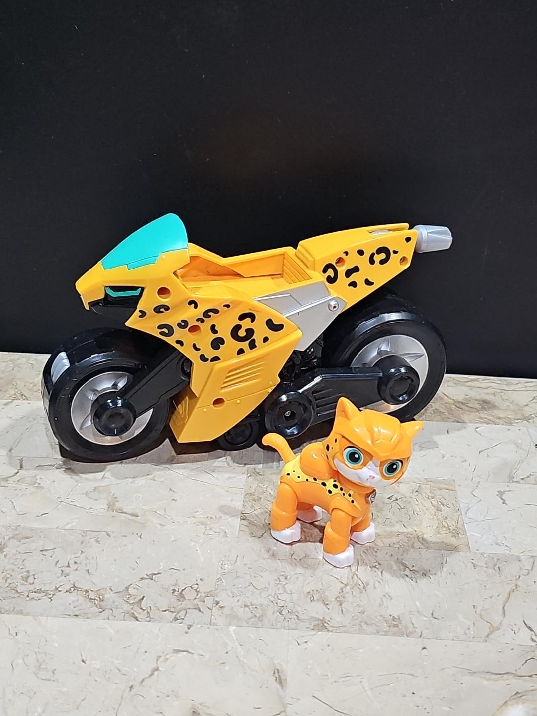 Paw Patrol Cat Pack WILD'S Feature Vehicle With Figure Nickelodeon Toy ...
