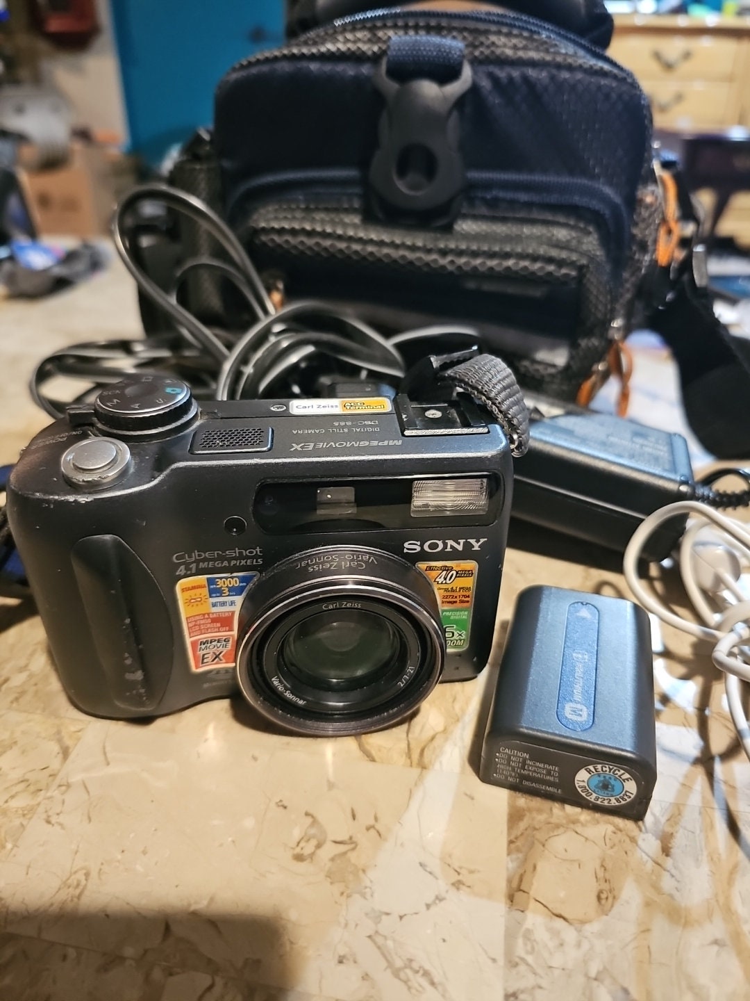 Sony Cybershot DSC-S85 4.1MP Digital Camera 3x Optical Zoom W/ Cable ...