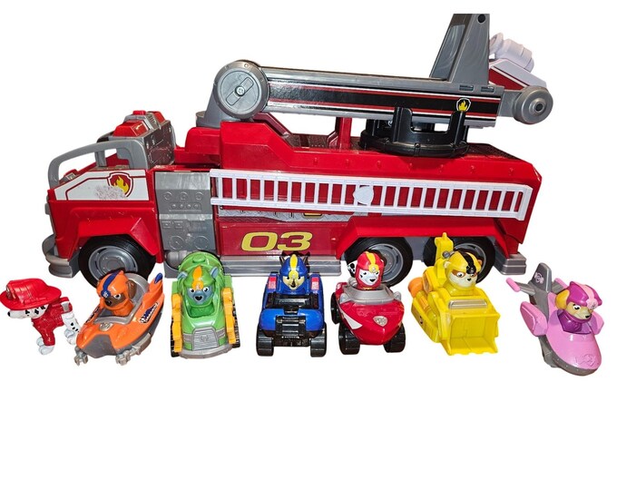 Paw Patrol Ultimate Rescue Fire Truck With 6 Mini Vehicles and Figures ...