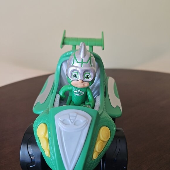 PJ Masks Power Racer Gekko-mobile Vehicle Gekko Figure Just Play Frog ...