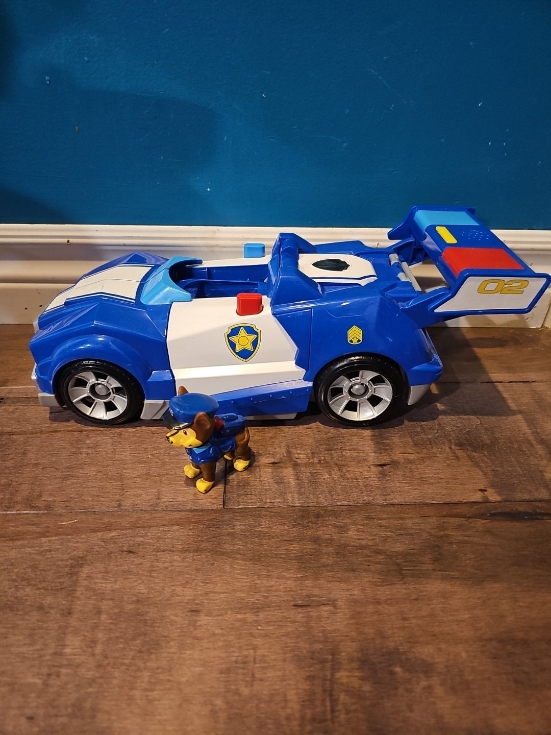 Paw Patrol Chase Deluxe Transforming Vehicle Toy Car With Figure From ...