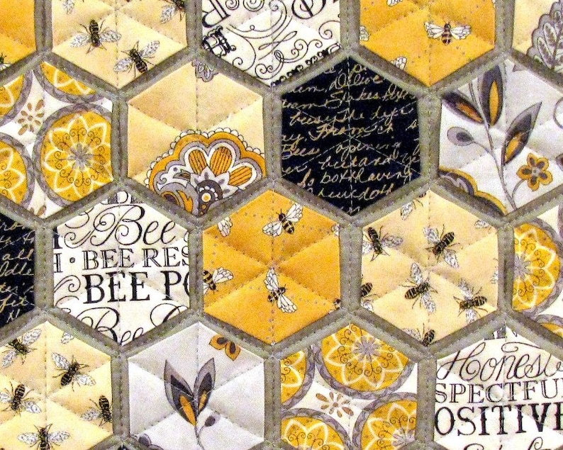 A TASTE OF HONEY Quilted Hexagons Placemat Pattern - Etsy UK