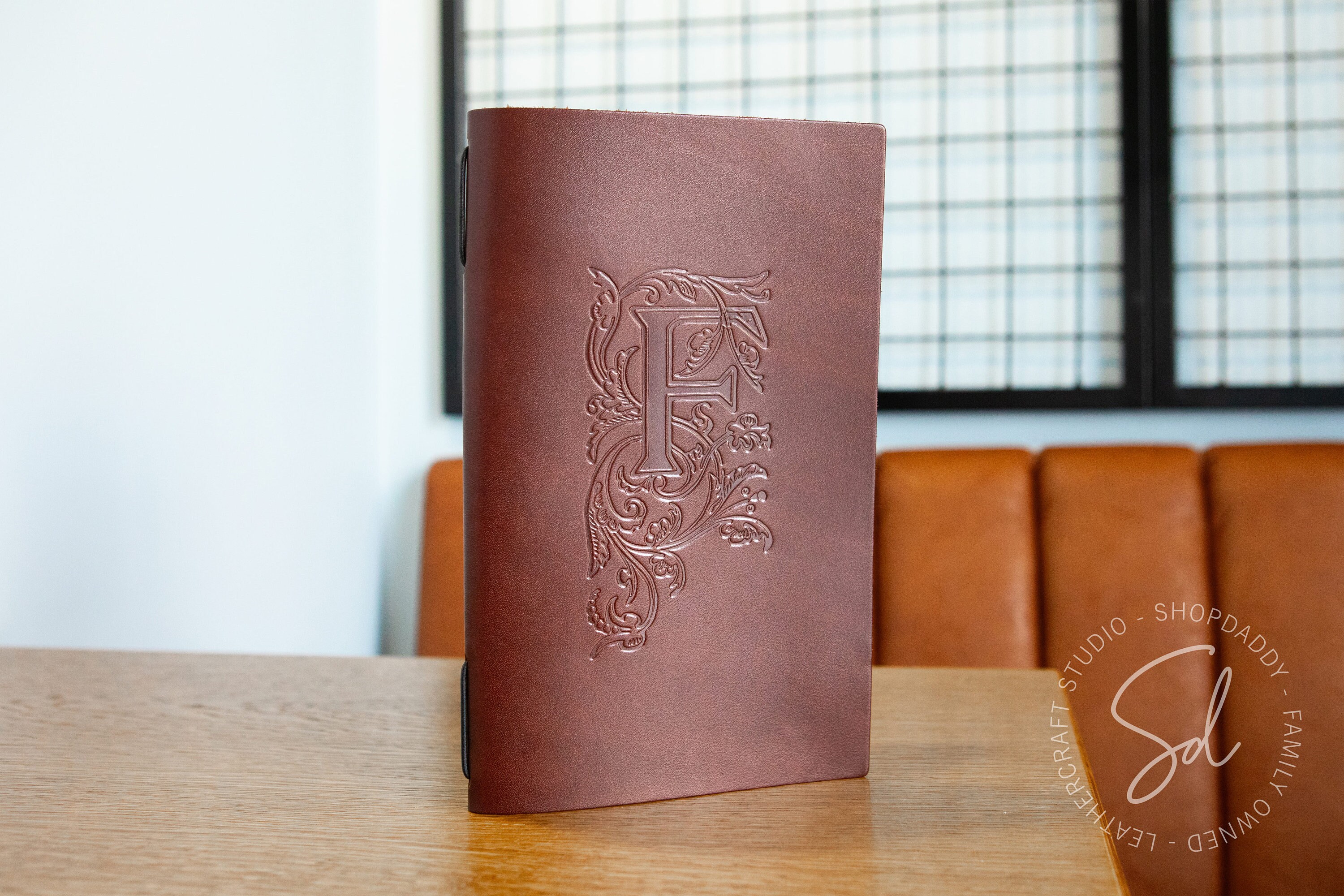 Custom Leather Menu Cover - Personalized Restaurant Menu Holder - Etsy
