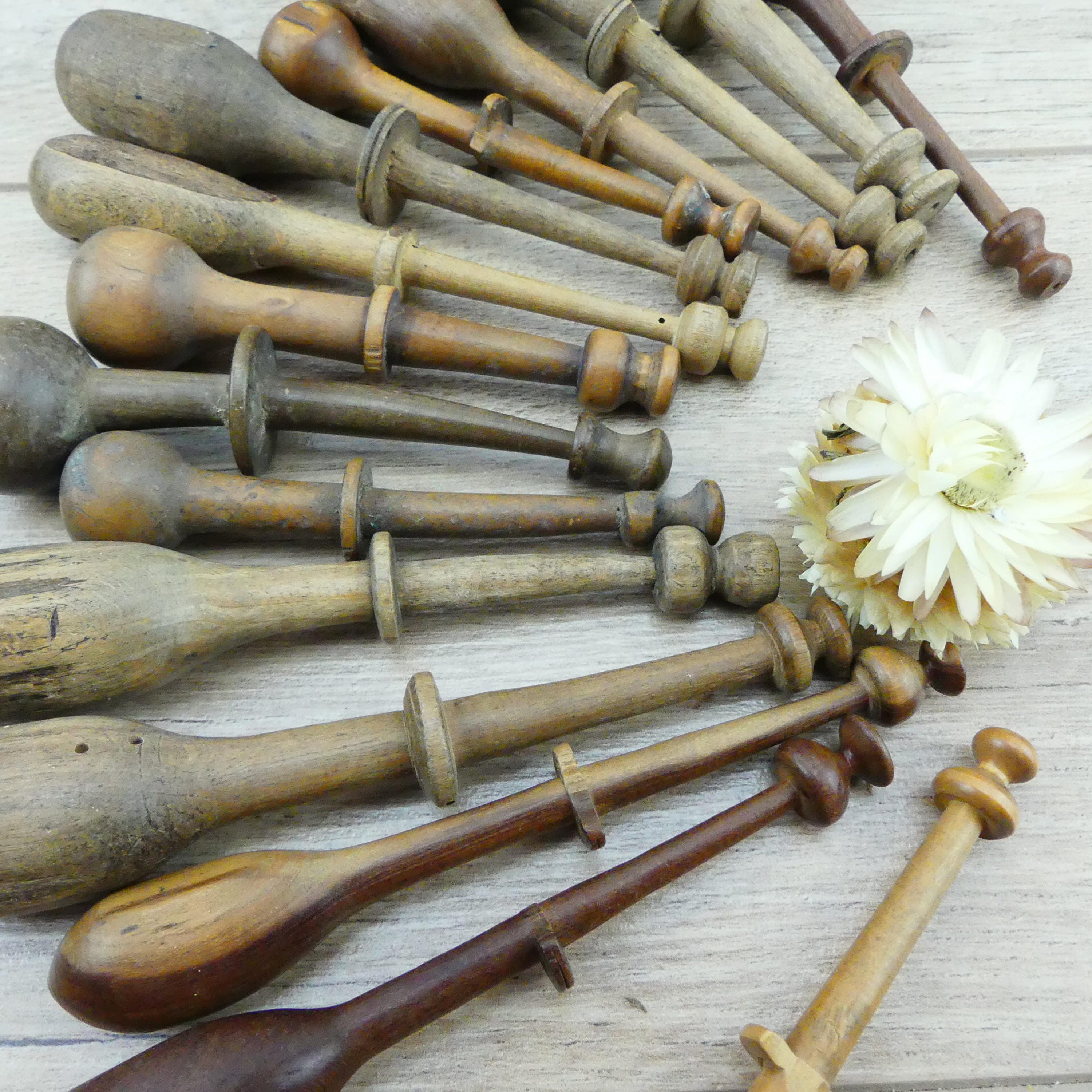 Wooden spindle - spindle loom - cotton reels - reels loom - bobbin lace ...