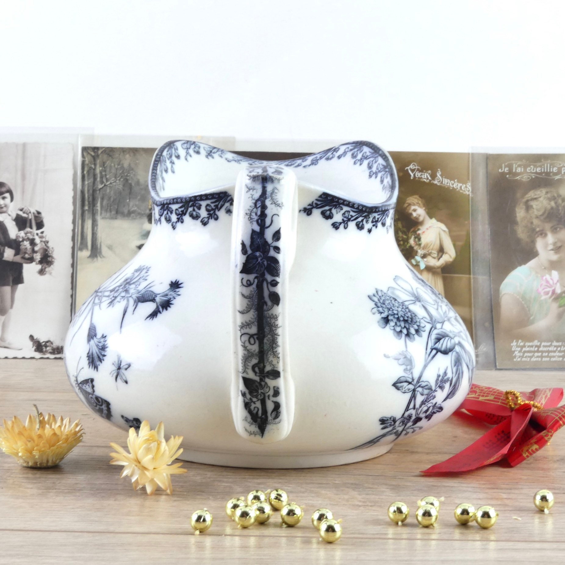 Toilet pitcher Pexonne model Fleurs de Champs, broc de toilette 19th ...
