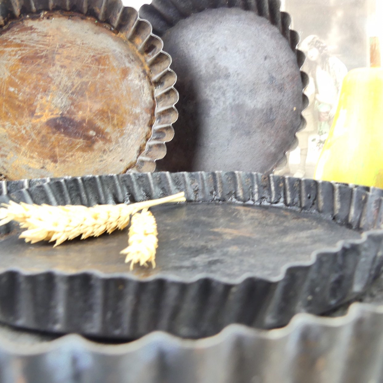 RESERVED TO DARIA Old 19th century shabby chic pie moulds, iron cake ...