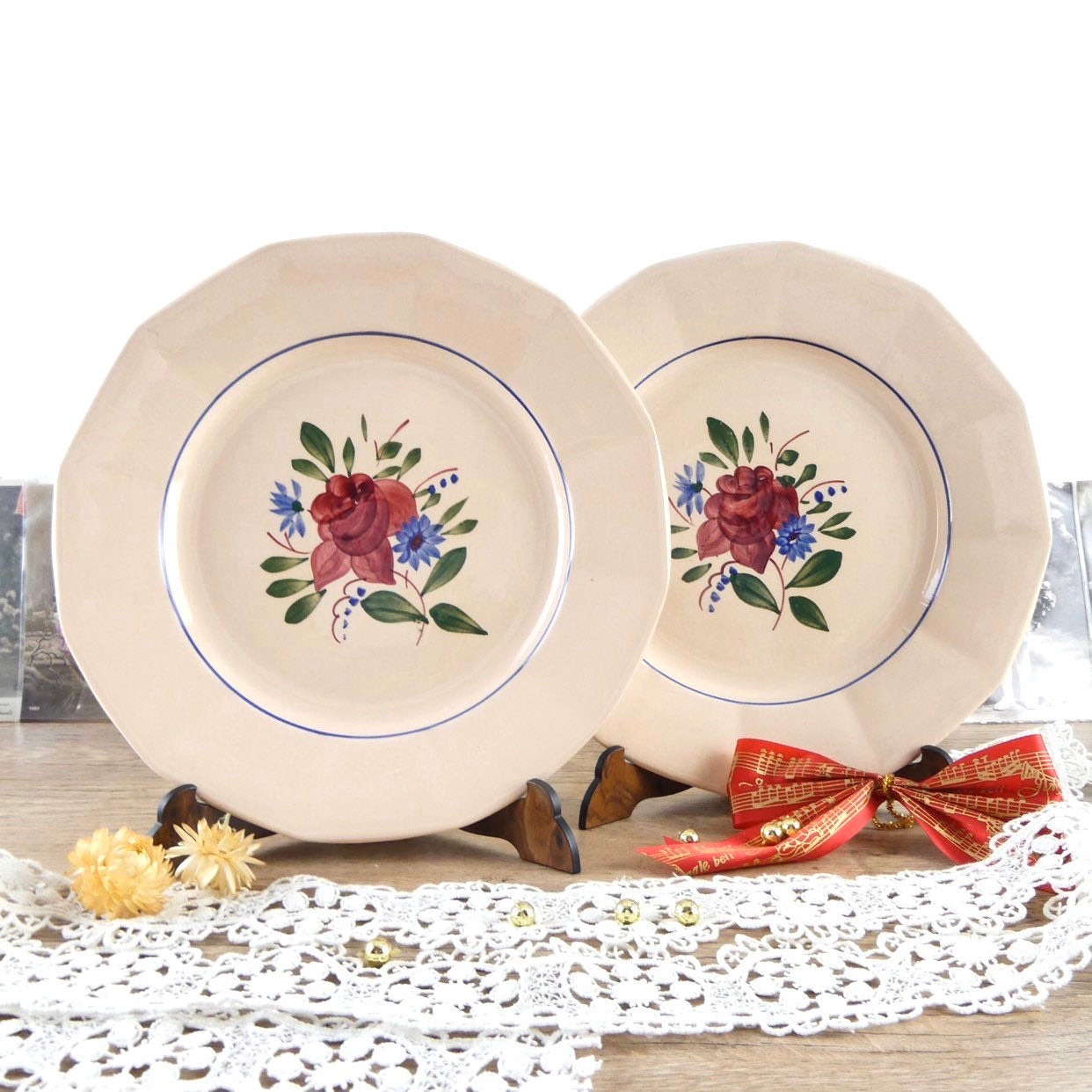 2 flat plates Digoin Sarreguemines decorated with flowers 1940, large ...