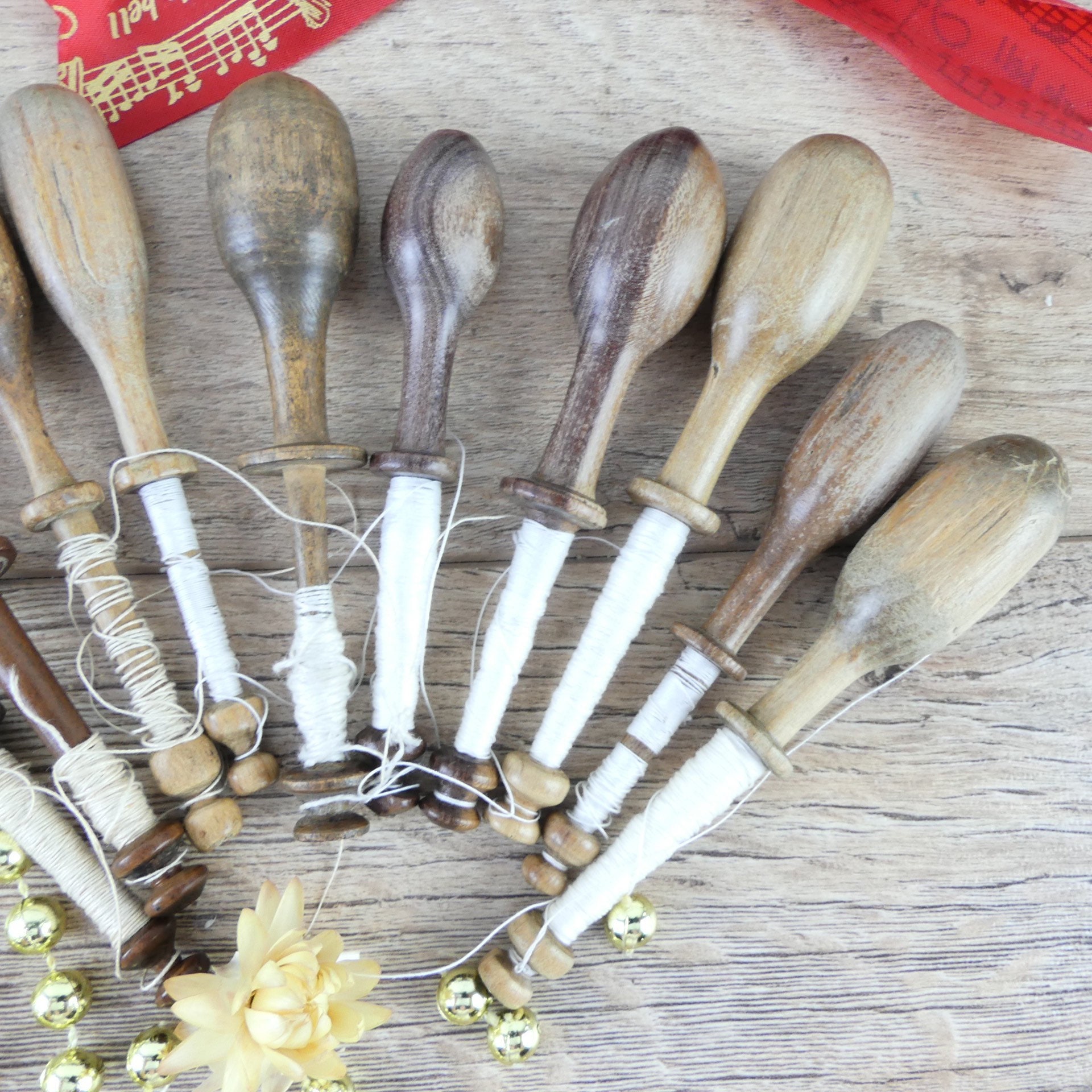 Wood spindles - Antique spindles - Wooden bobbin - Wooden spools - Lace ...