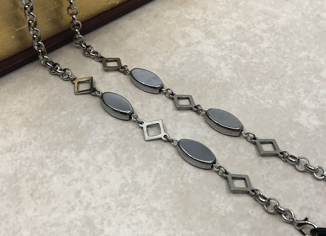 Contemporary Silver Eyeglass Chain , Geometric Reading Glasses Holder ...