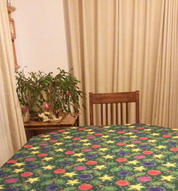 Avon Home Fashions Inc. Vintage Christmas Tablecloth With a - Etsy