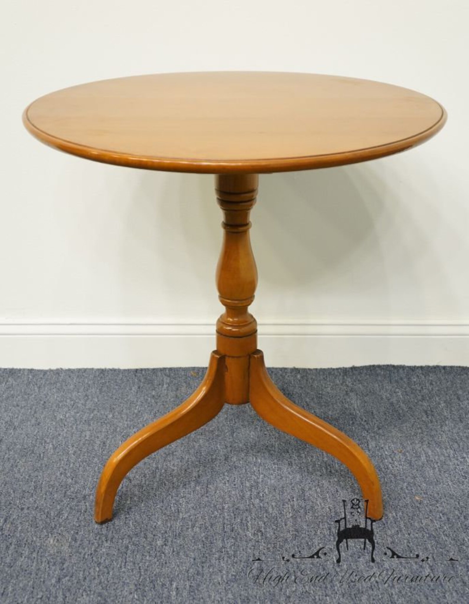 DAVIS CABINET Solid Antique Maple Colonial Style 26" Round Accent ...