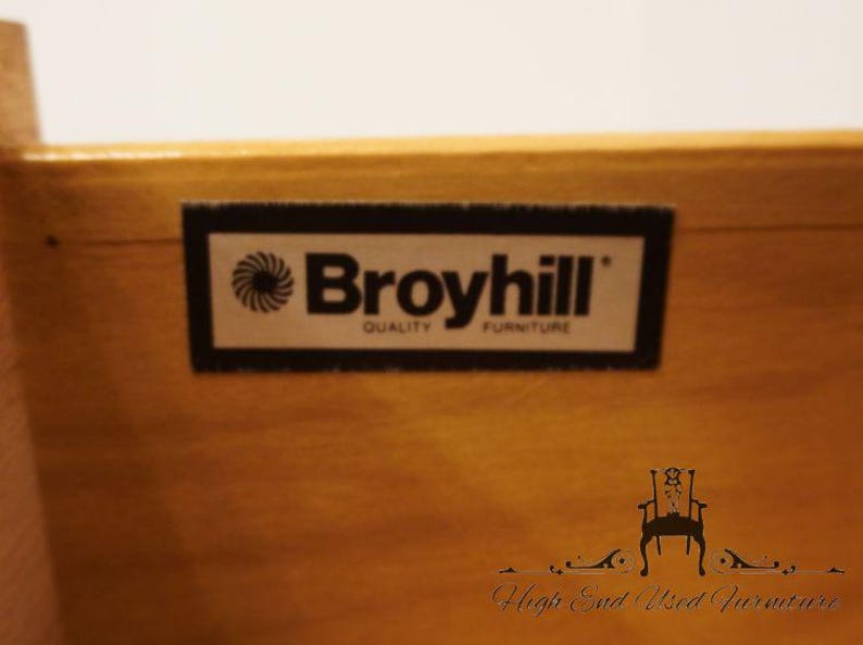 BROYHILL FURNITURE Solid Oak Country French Style 68" Eight Drawer ...