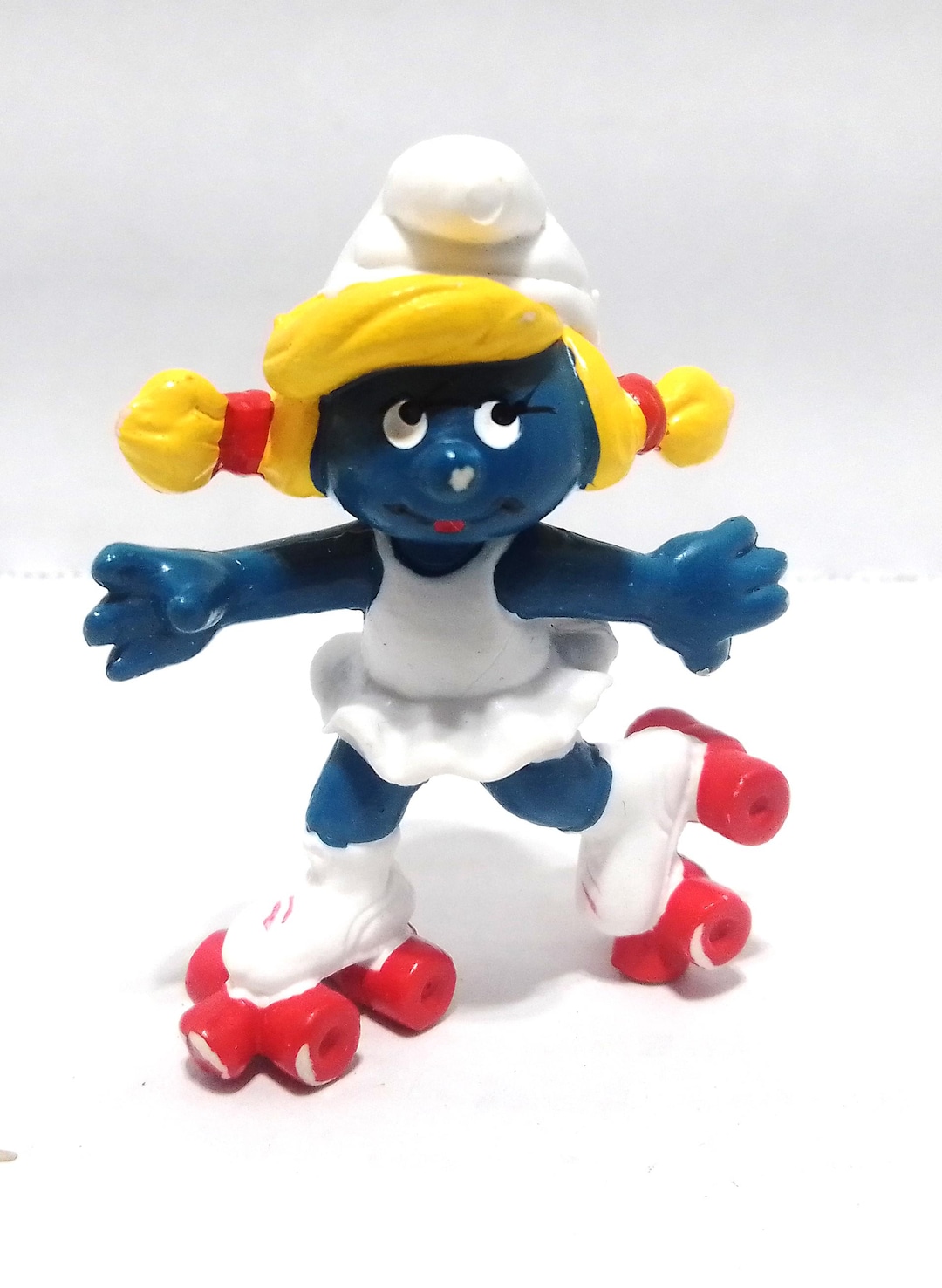 Vintage1981 Smurf Figurine RARE Vintage Smurfette on Roller Skates ...