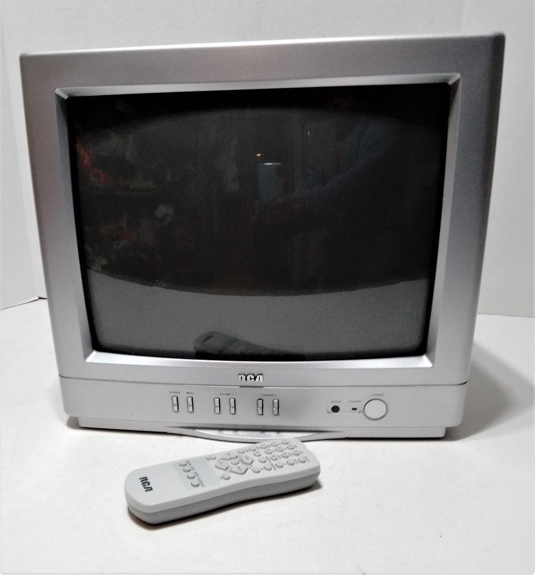 RCA Model 13V420T 13 CRT Color Television TV With Remote - Etsy