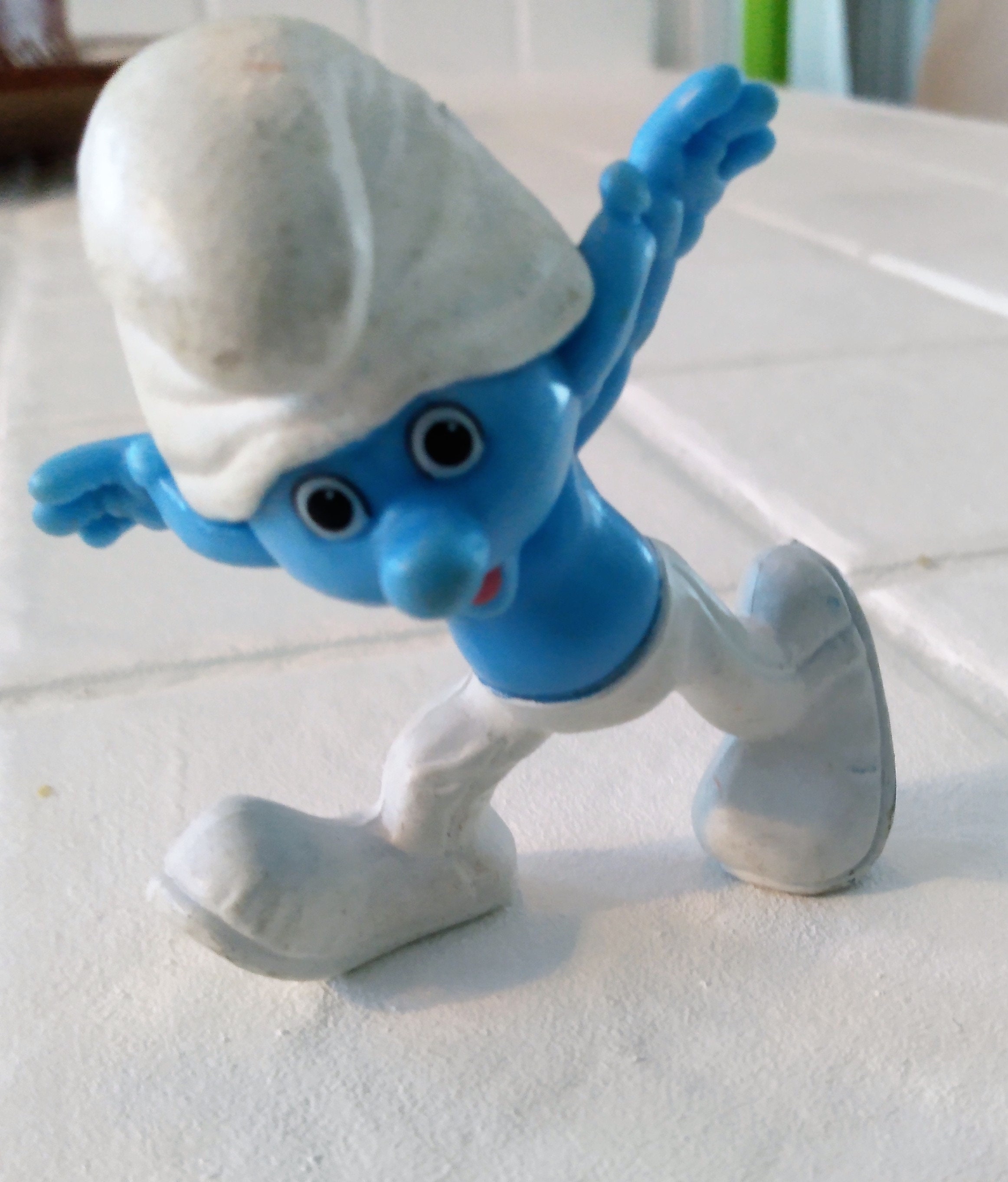 Clumsy Smurf Falling