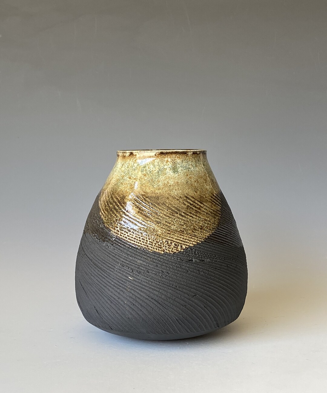 Obsidian Handmade Ceramic Vase CVJN4O11 - Etsy