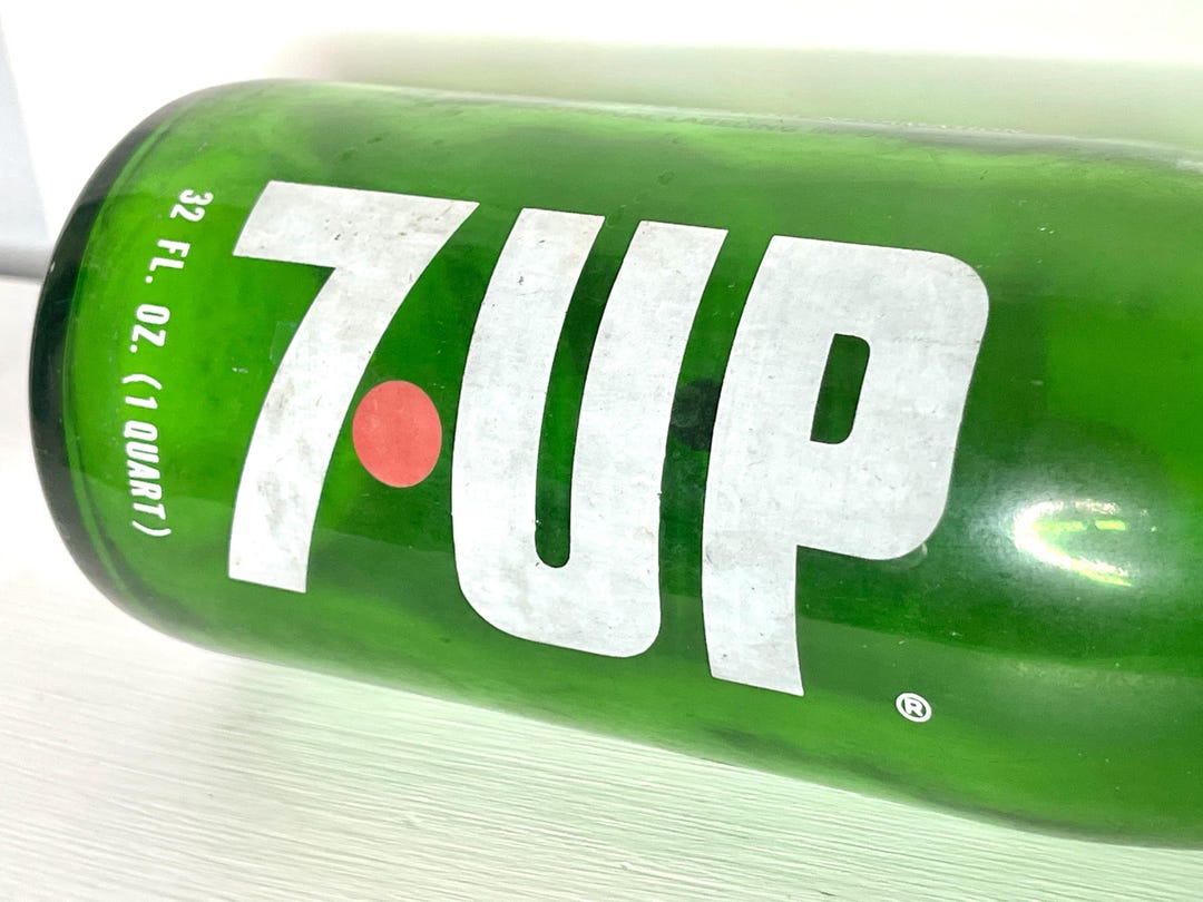1970s 7UP Bottle 32 Oz Ounce 1 Quart Easy Open Return for Deposit Green ...