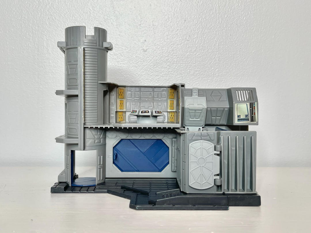 1982 Death Star Escape and Trash Compactor Play Action Set Star Wars ...