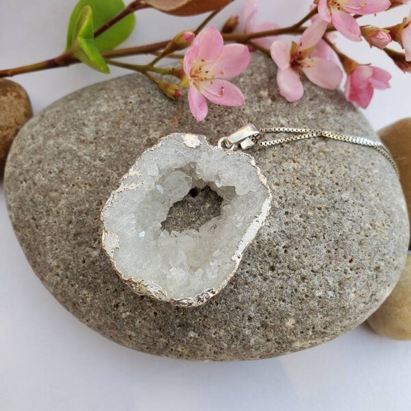Druzy Geode Necklace - Etsy