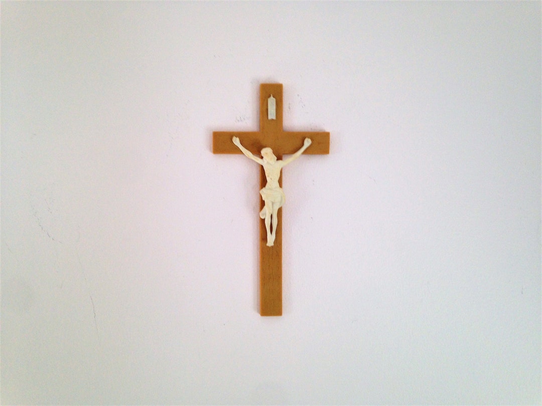Vintage Jesus on the Cross Crucifix - Shrine Room Decor - Etsy