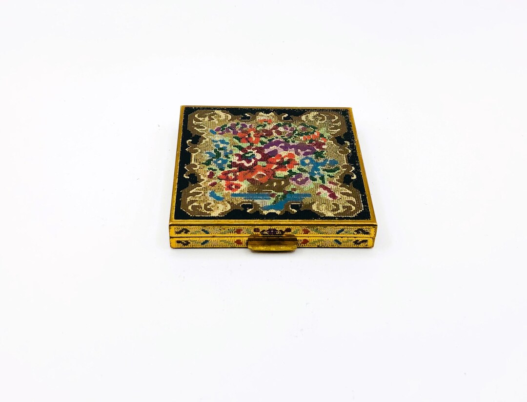 Vintage Compact, Volupte' Compact, 1950s Tapestry Compact, Powder ...