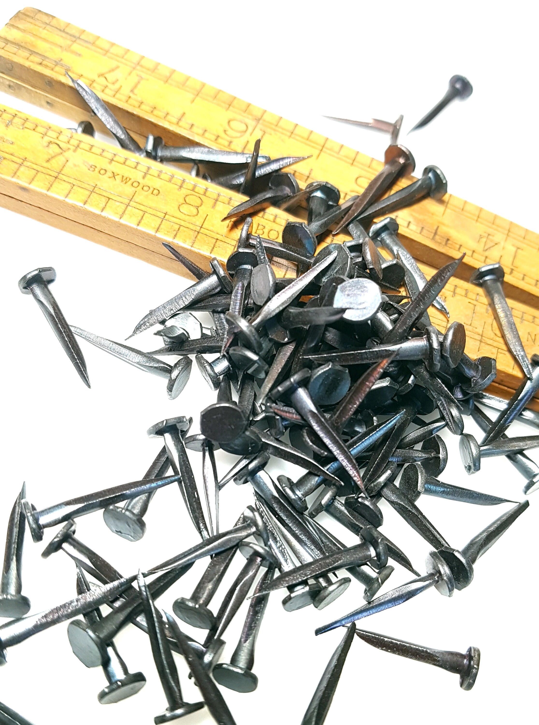 100pcs Upholstery Sharp Tacks 10-20mm (3/8