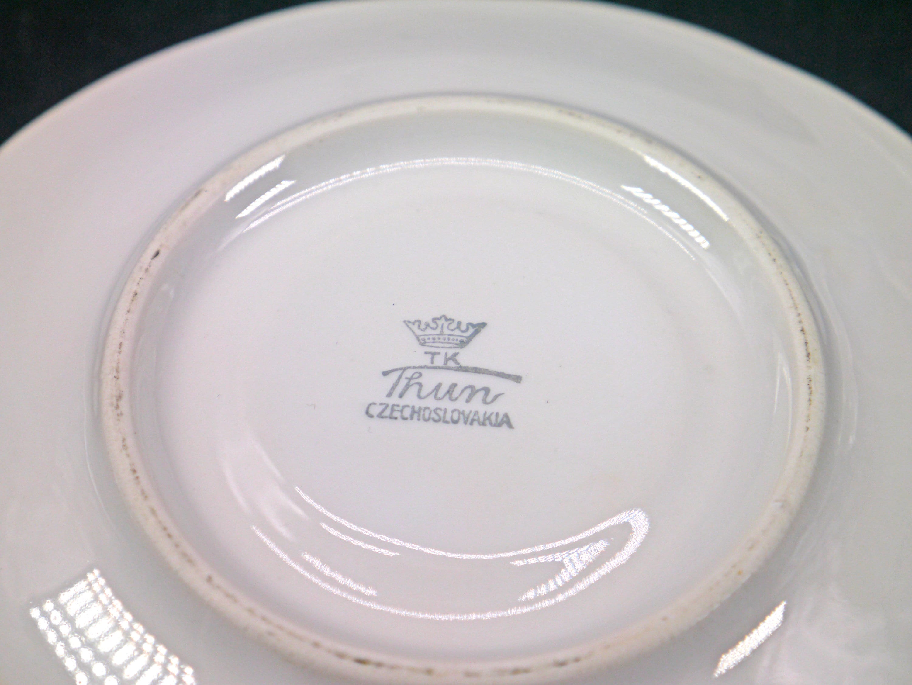 Four Thun THU407 cup and saucer sets made in Czechoslovakia.