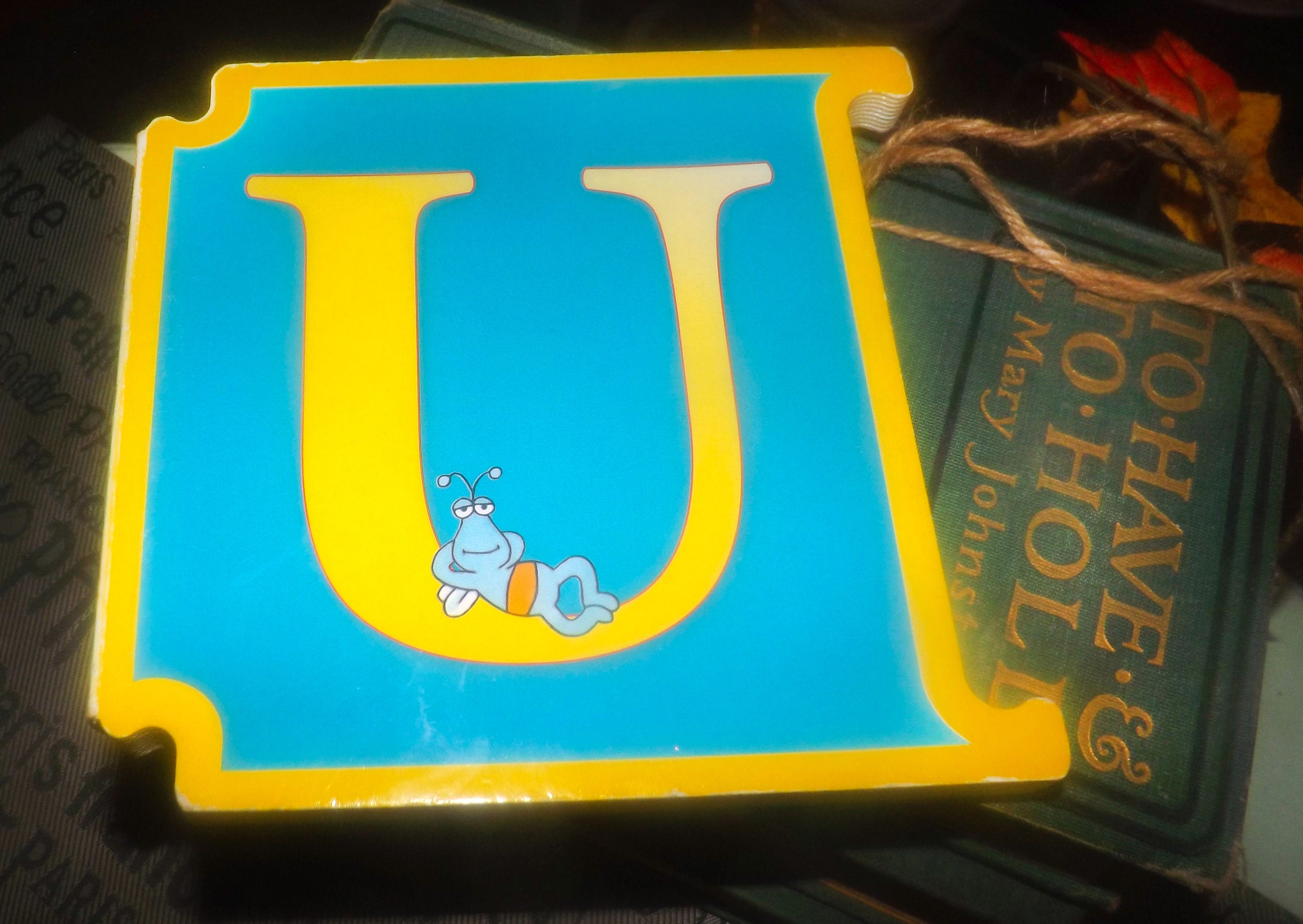Vintage (1997) CTW Sesame Street Letter U: Under My Umbrella. ABCs ...