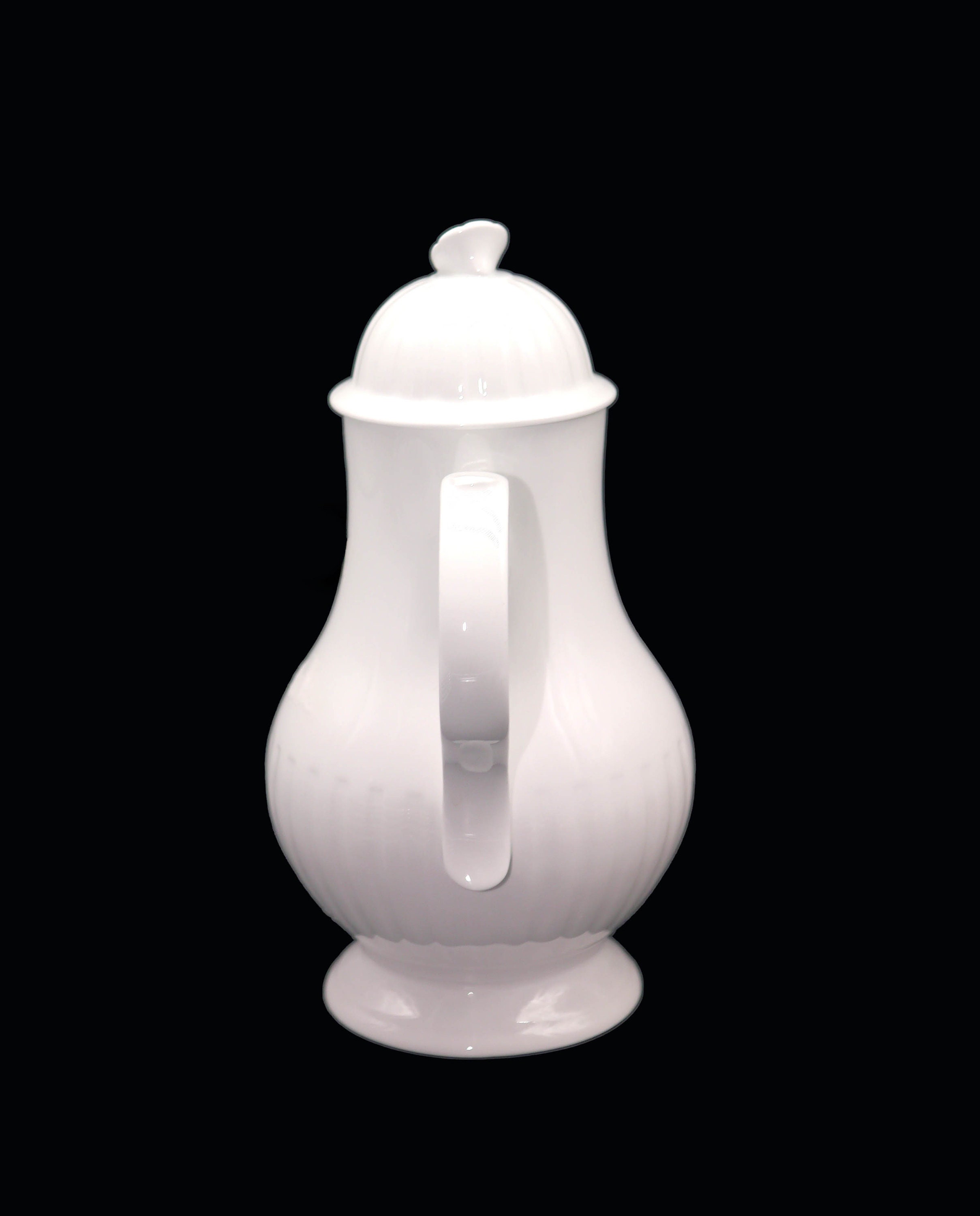 Alfred Meakin Leeds all-white coffee pot made in England.