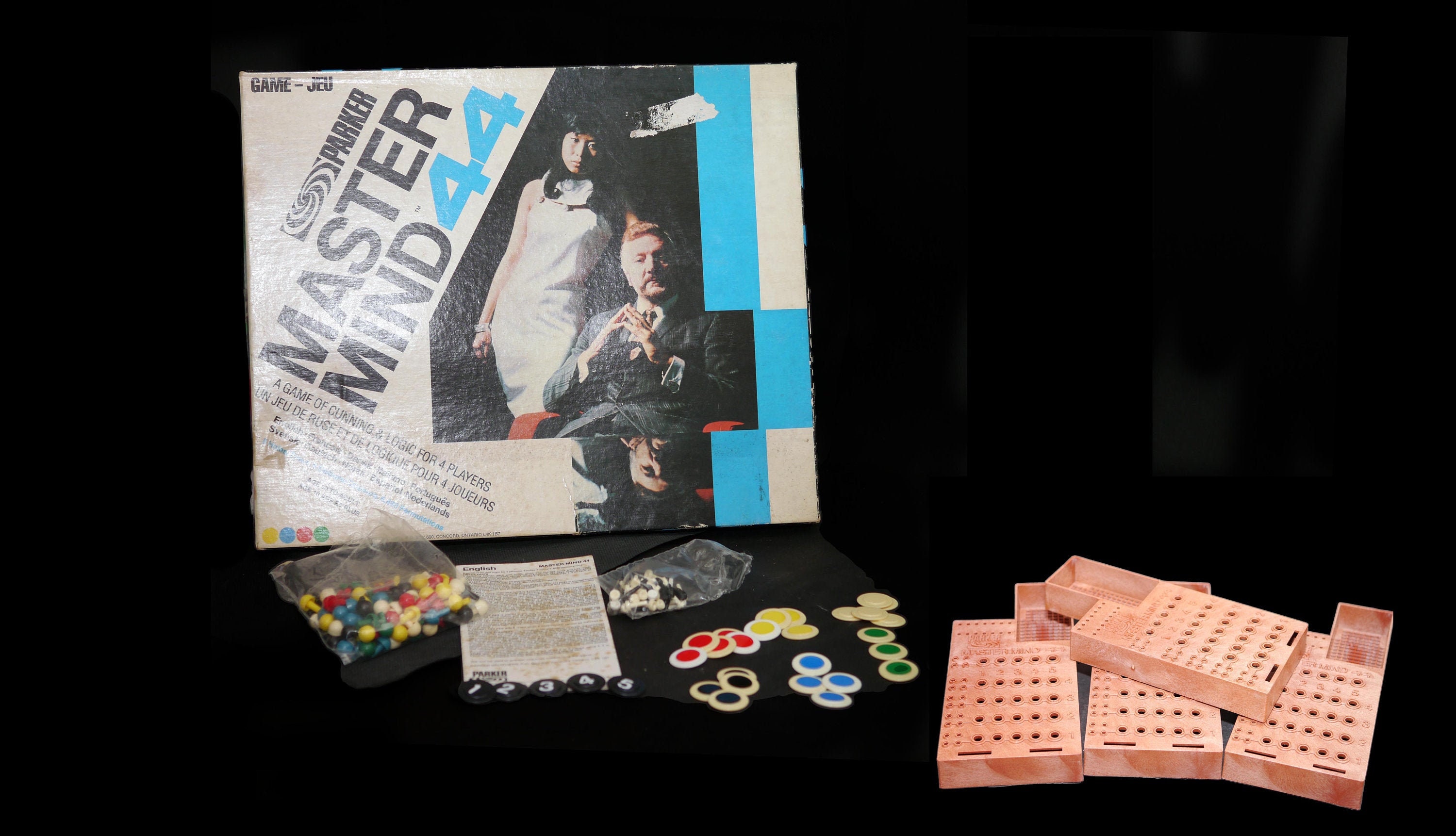 Mastermind 44 code-breaking board game. Parker Brothers. Complete.