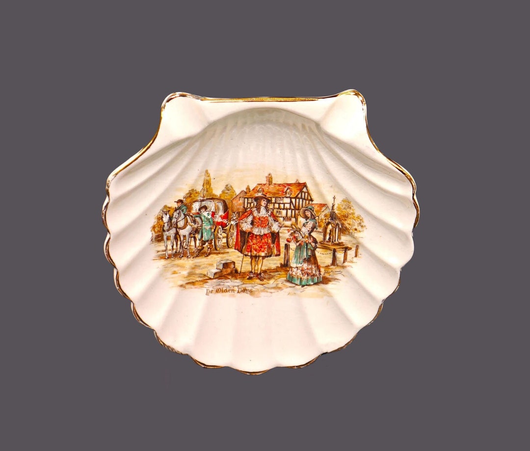 Lancaster Sandland Ye Olden Days Shell-shaped Ashtray. Sandland Ware ...