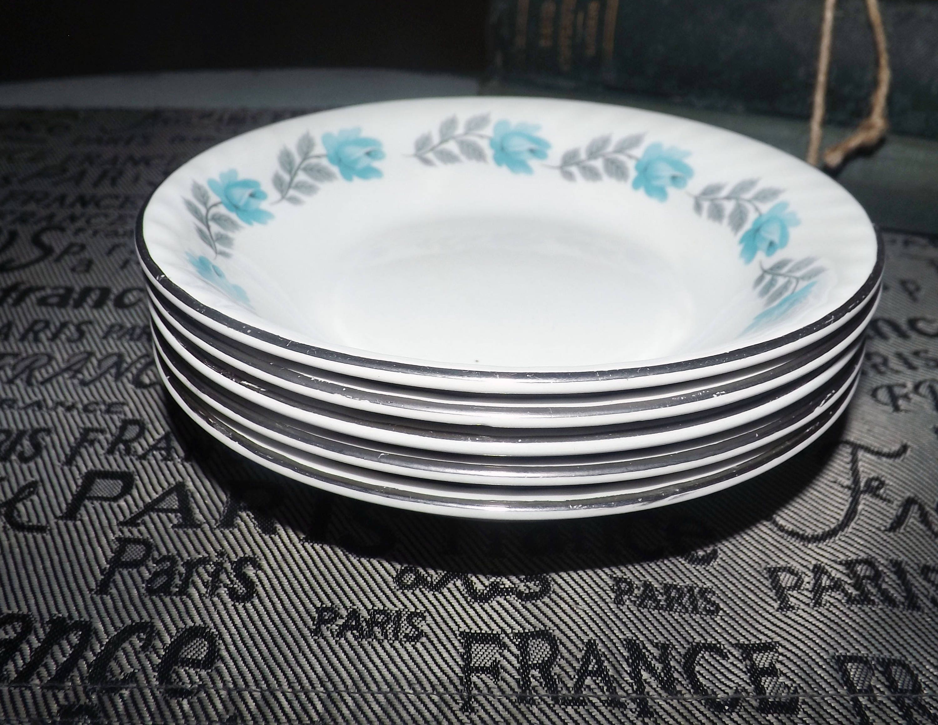 Mid-century Barratts fruit nappie, dessert, sauce, berry bowl ...