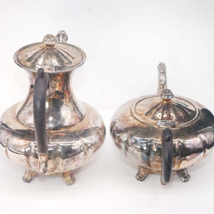 Lipman Brothers Marlboro Old English Silver-plated Six-cup Coffee Pot ...
