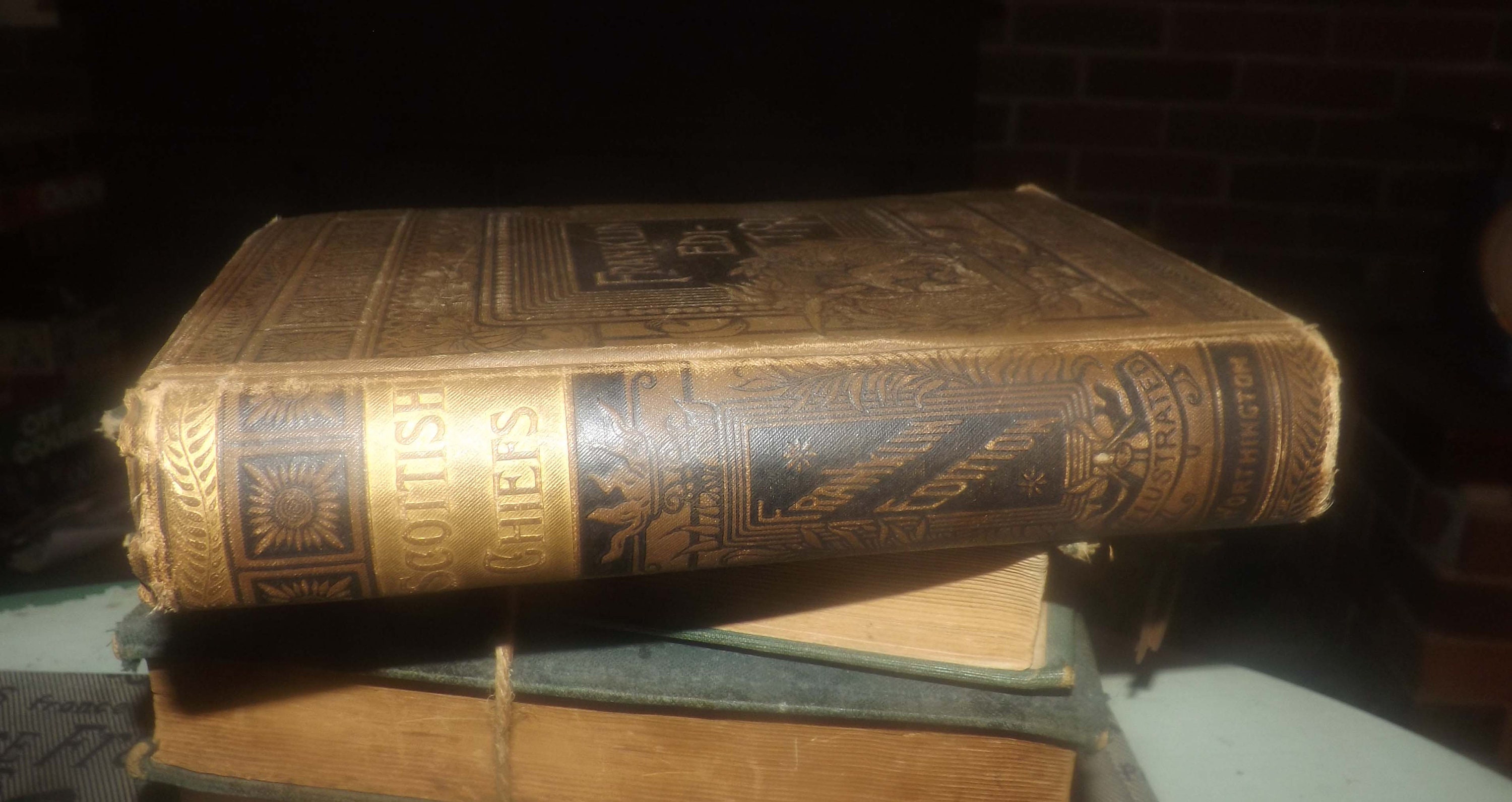 Antique (1810) first-edition hardcover book The Scottish Chiefs. Jane ...