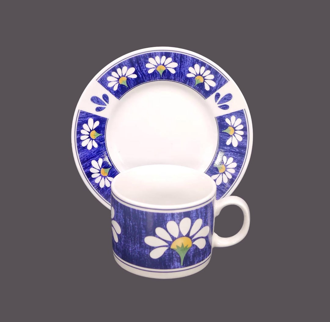 Oneida Kitchen | Sakura | Majesticware Spring Daisy Coffee Can and ...