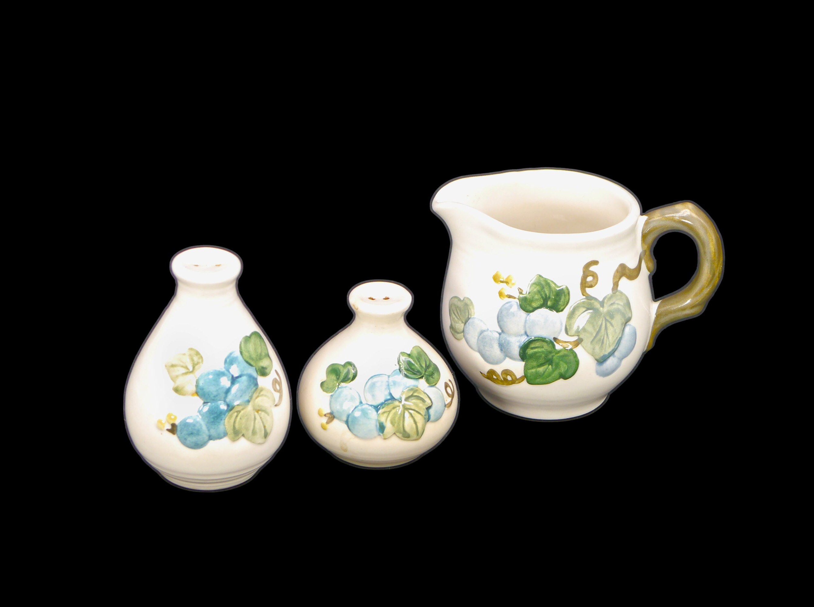 Metlox Sculptured Grape salt and pepper shakers and creamer jug. Metlox ...