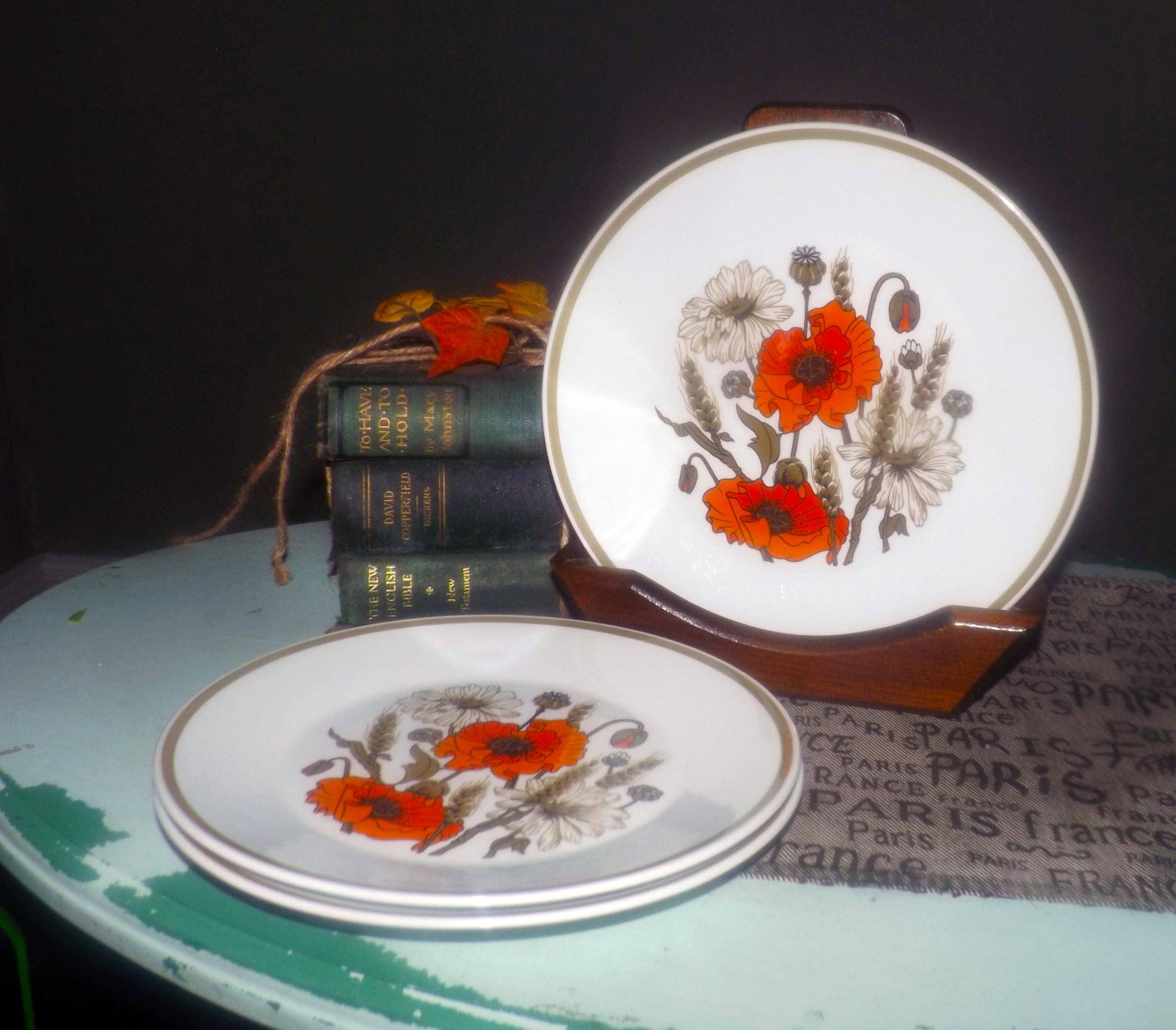 Vintage (1960s) J&G Meakin Poppy salad or side plate. Retro flower ...
