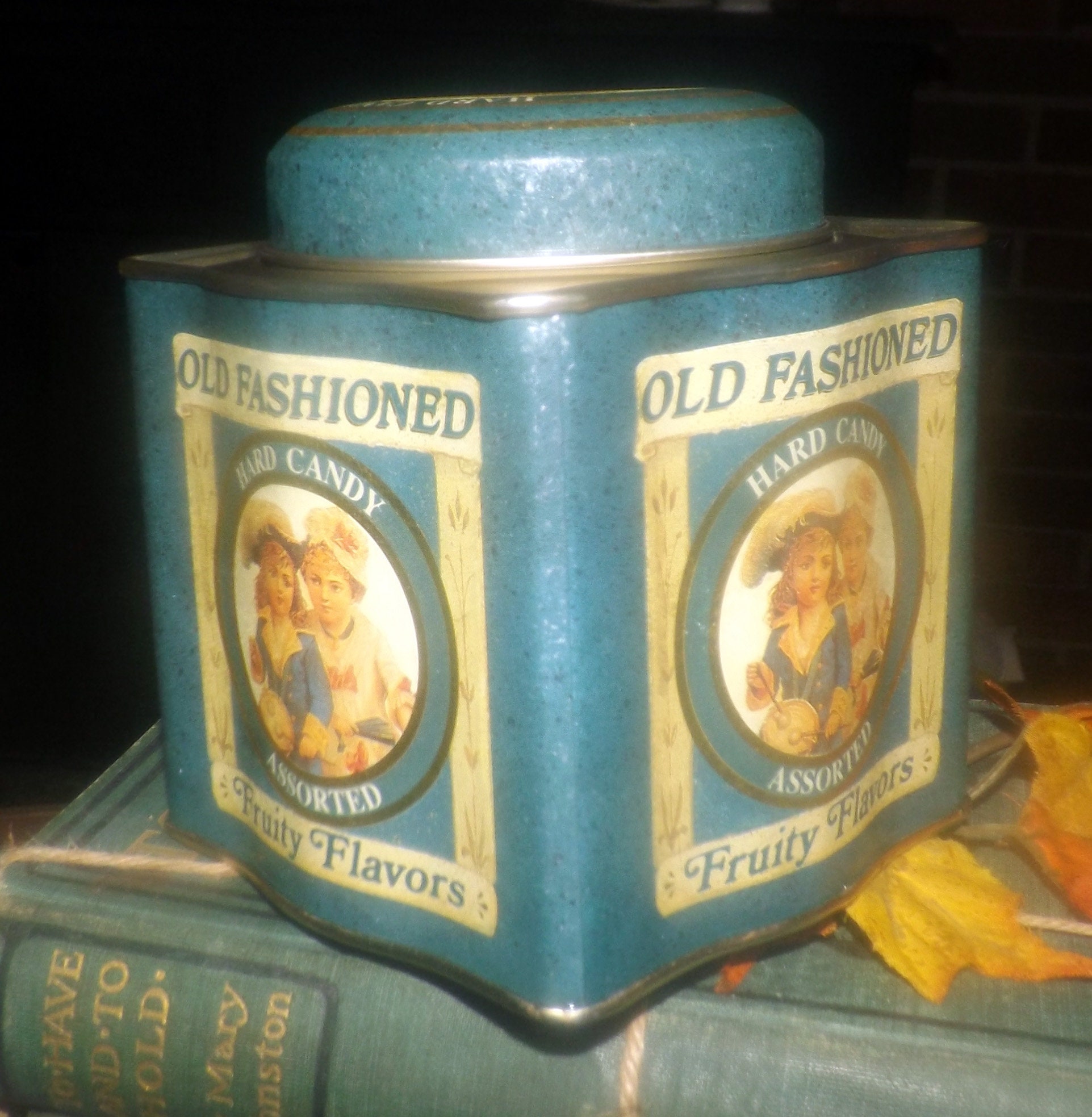 Vintage (1970s) Old Fashioned Hard Candy Fruity Flavors candy tin. Tin ...
