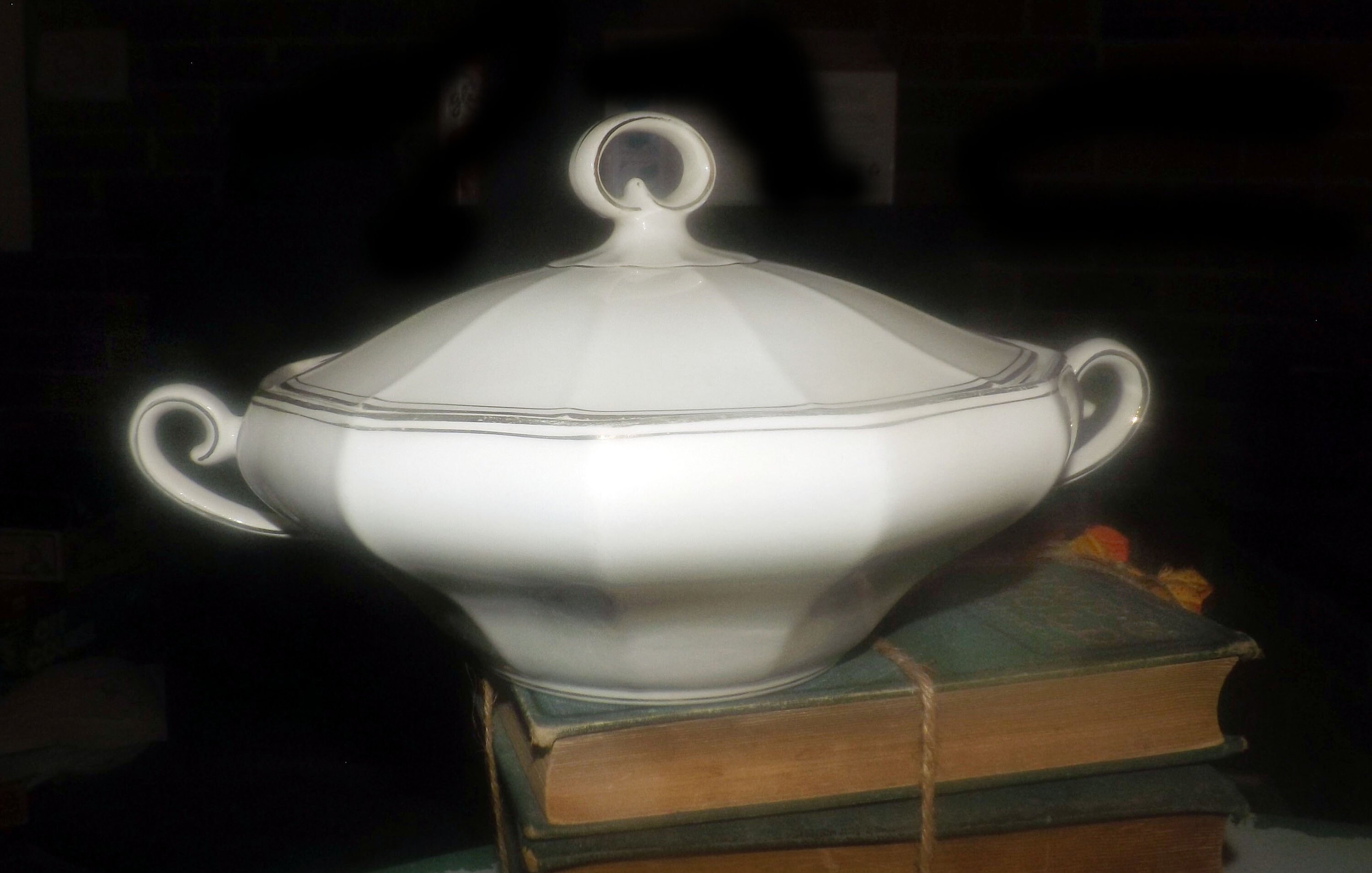 Vintage (1930s) Myott Son & Co. covered vegetable serving bowl | tureen ...